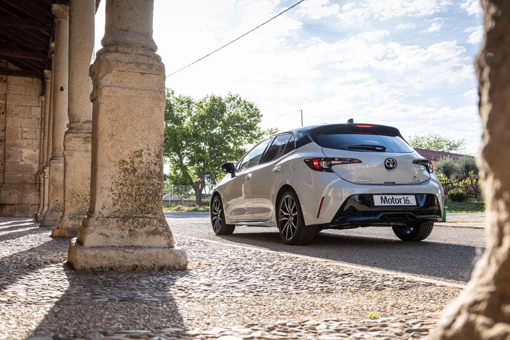 Prueba Toyota Corolla 200H GR Sport. Un 'GTI que cuida la eficiencia