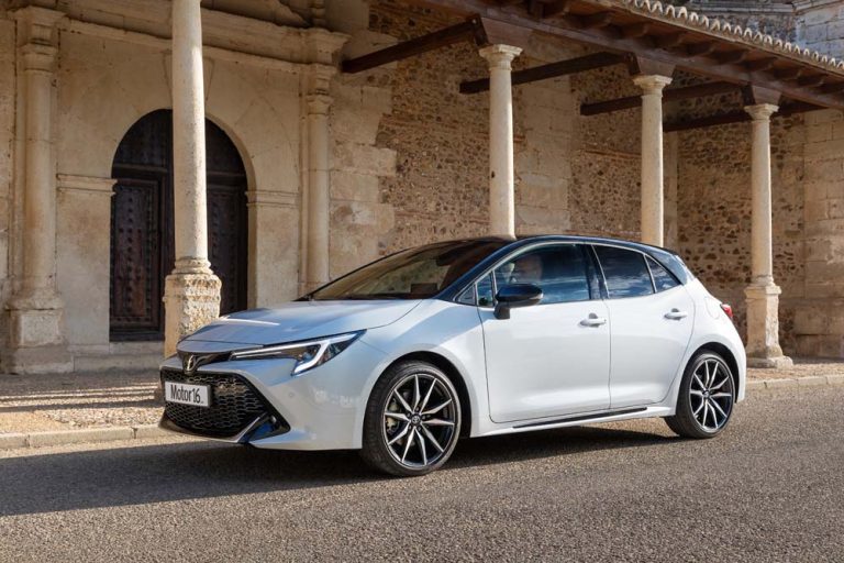 Prueba Toyota Corolla 200H GR Sport. Un 'GTI que cuida la eficiencia