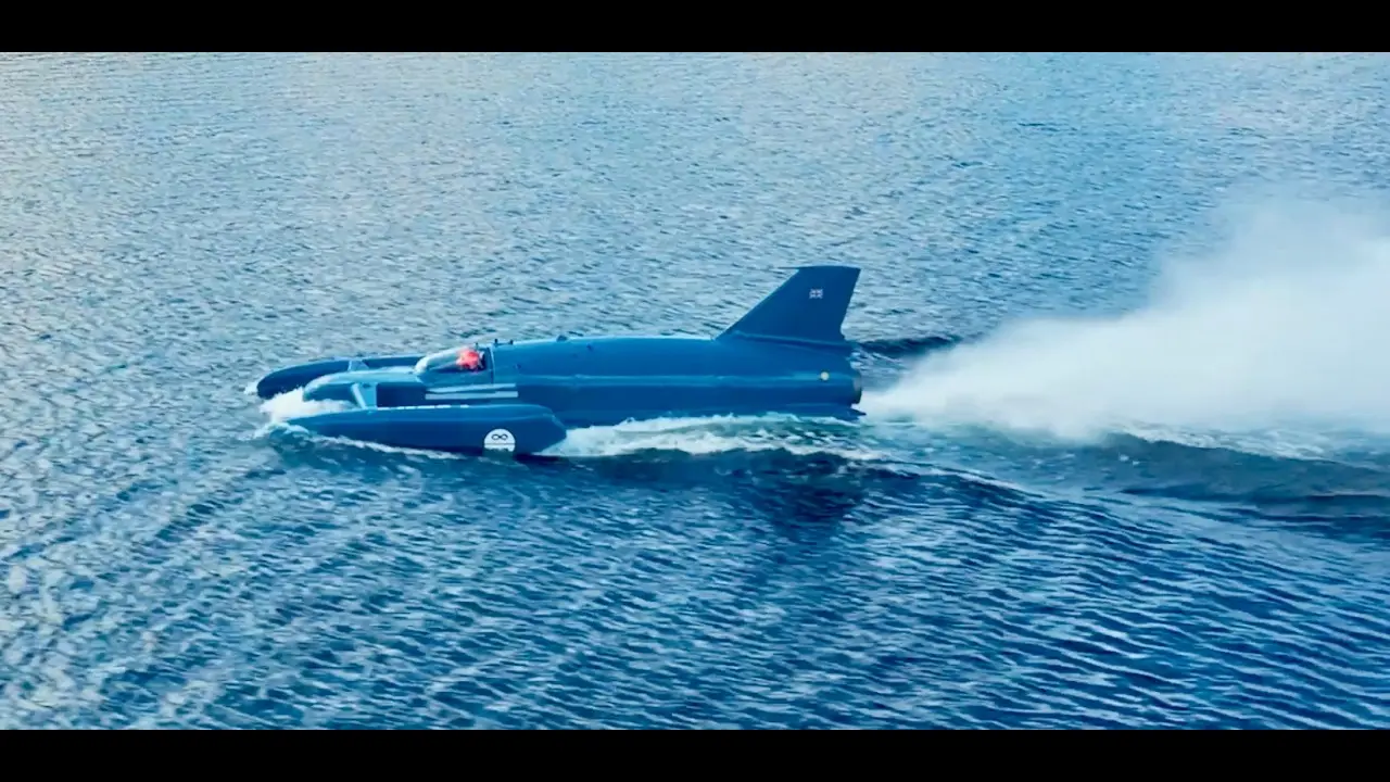 60 años después: el Bluebird K7 vuelve a Coniston Water de la mano de ...
